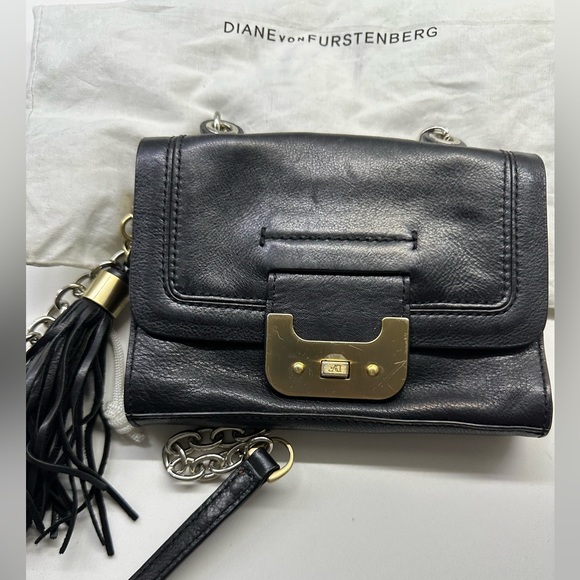 Diane Von Furstenberg | Bags | Dvf Crossbodymessenger Bag Great ...